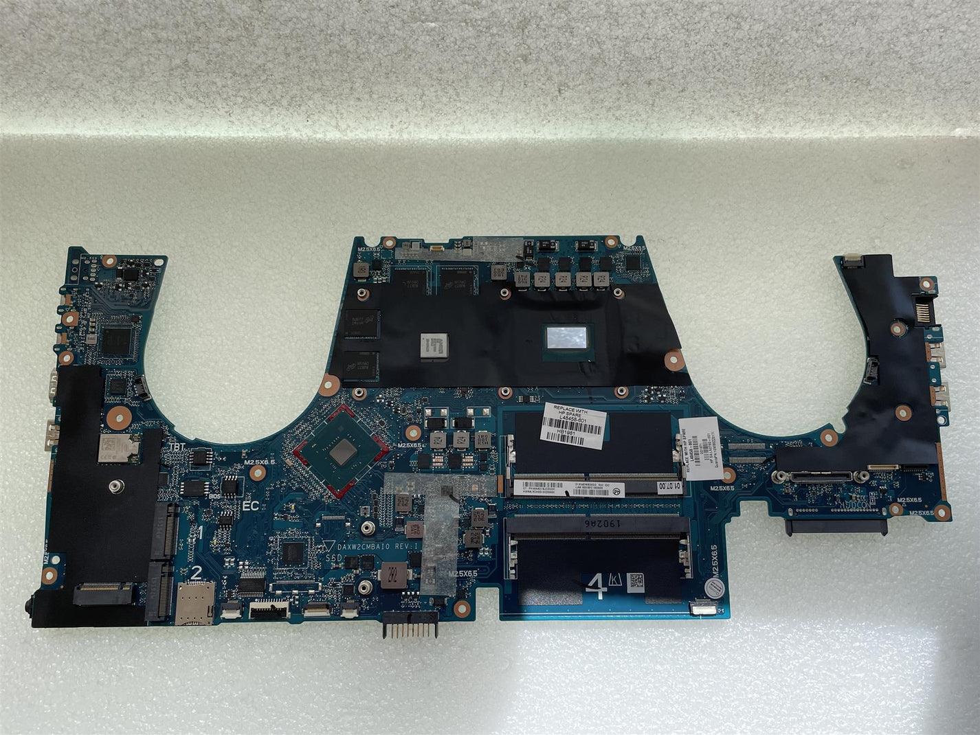 HP ZBook 15 G5 L48458-601 Intel Core i9-8950HK CPU AMD WX 4150 4GB Mot