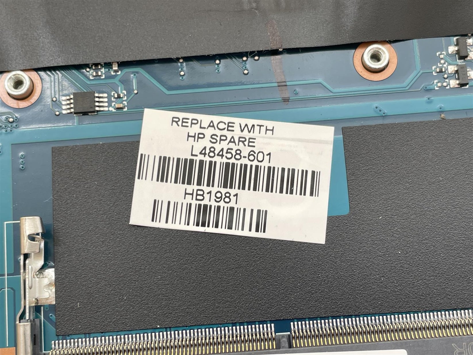 HP ZBook 15 G5 L48458-601 Intel Core i9-8950HK CPU AMD WX 4150 4GB Mot